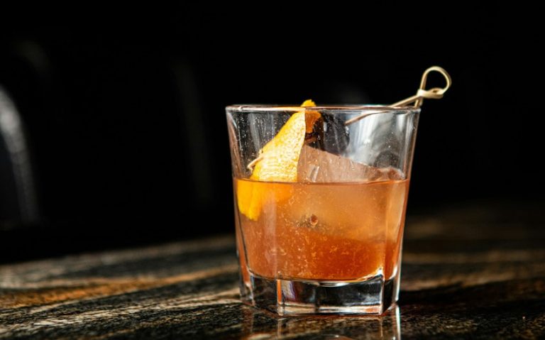 10 Brown Liquor Drinks Every Whiskey Lover Should Know